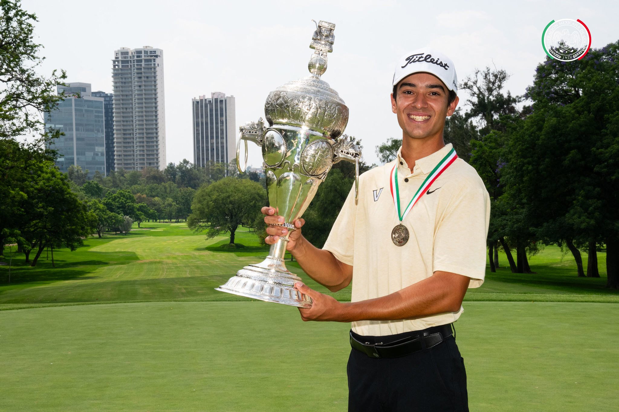 Carlos Astiazarán conquista el prestigioso North & South Amateur en ...